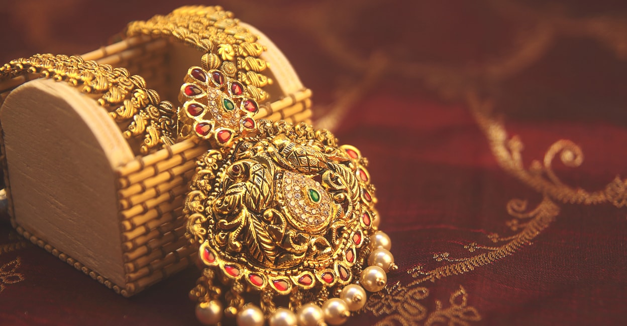 സ്വർണവില കേരളത്തിൽ ഇടിഞ്ഞു, രാജ്യാന്തര വില കൂടുന്നു | Gold price down ...