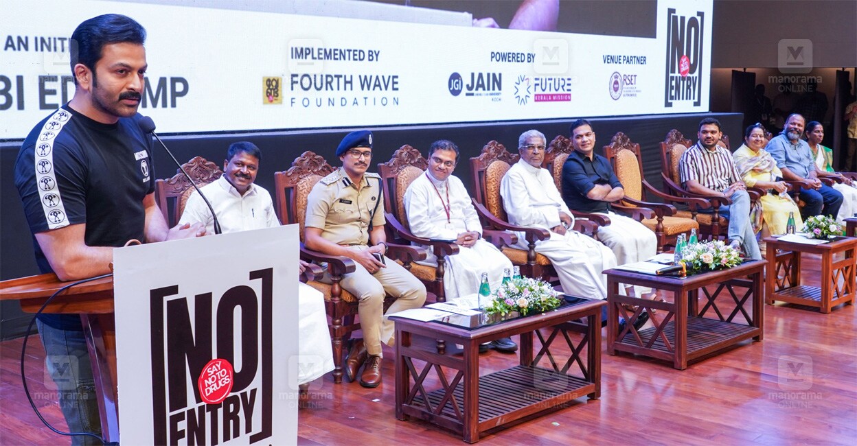 ഒരു ലഹരി പദാർഥത്തിന്റെയും സ്വാധീനത്തിൽ ഒരു മഹത്ത് കൃതിയും ...