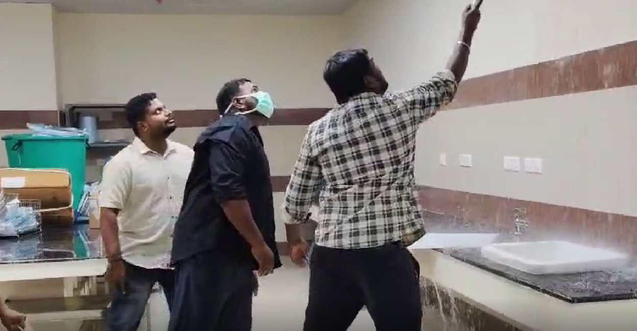 പൈപ്പ് പൊട്ടി; കോട്ടയം മെഡിക്കൽ കോളജിലെ പുത്തൻ കെട്ടിടത്തി ...