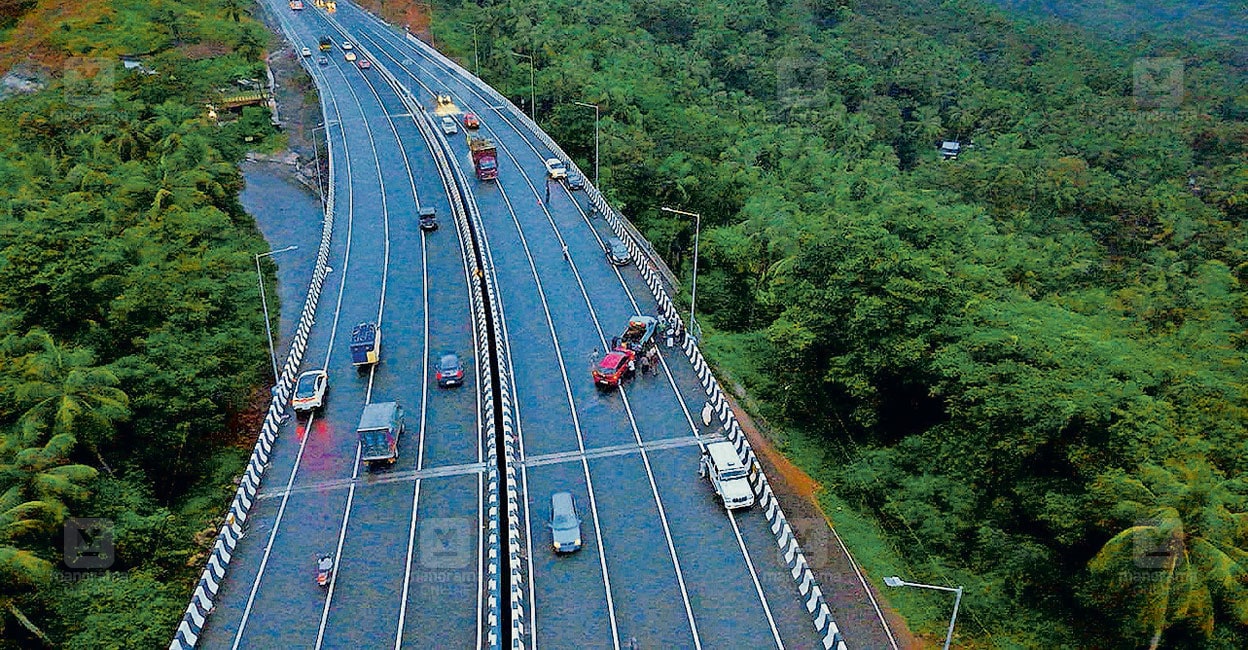 ആറുവരിപ്പാത: വട്ടപ്പാറ വയഡക്ടിനു മുകളിലൂടെ ചീറിപ്പാഞ്ഞ് വാഹനങ്ങ ...