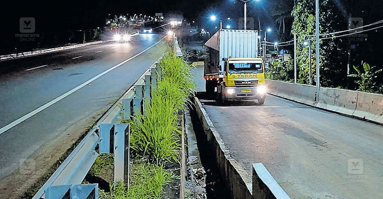രാജ്യാന്തര തുറമുഖം: ദേശീയപാതയിലേക്കുള്ള ട്രയൽ റൺ വിജയം; അനുമതി ലഭിച്ചാ ...
