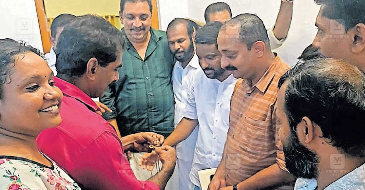 രാശിയുള്ള കയ്യാണ്! നഷ്ടപ്പെട്ട സ്വർണം ഷാജിക്കു ലഭിക്കുന്നത് നാലാം തവണ ...