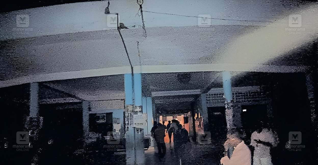 പൊളിക്കാൻ നിശ്ചയിച്ച മാനന്തവാടി ബസ് സ്റ്റാൻഡിൽ യാത്രക്കാരുടെ തിരക്ക് ...