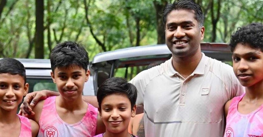 കലക്ടർ സാറേ... ഓടി തോൽപ്പിച്ചാൽ സ്കൂളിന് അവധി തരുമോ? - Collector ...