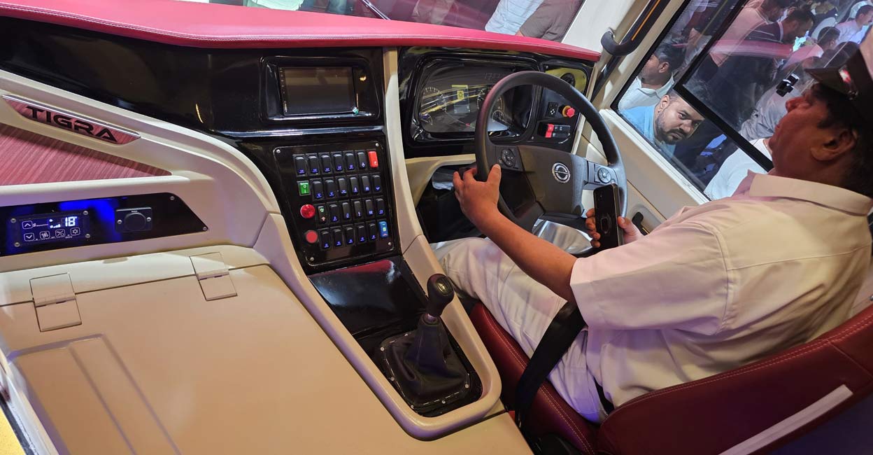 ബെൻസിന്റെ ഷാസിയിൽ എംജിയുടെ പുതിയ സ്ലീപ്പർ ബസ് - MG Coach Launches Tigra ...