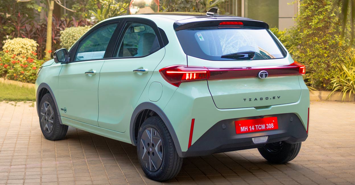 ഇ വി കാലത്തെ ചില ടിയാഗോ വിലാസങ്ങൾ..._ Tata Tiago iCNG - Price ...