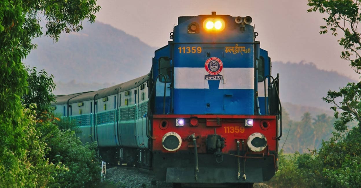 മംഗള എക്സ്പ്രസിന് ഷൊർണൂരിൽ എൻജിൻ തകരാർ; നിരവധി ട്രെയിനുകൾ വൈകിയോടുന്നു ...