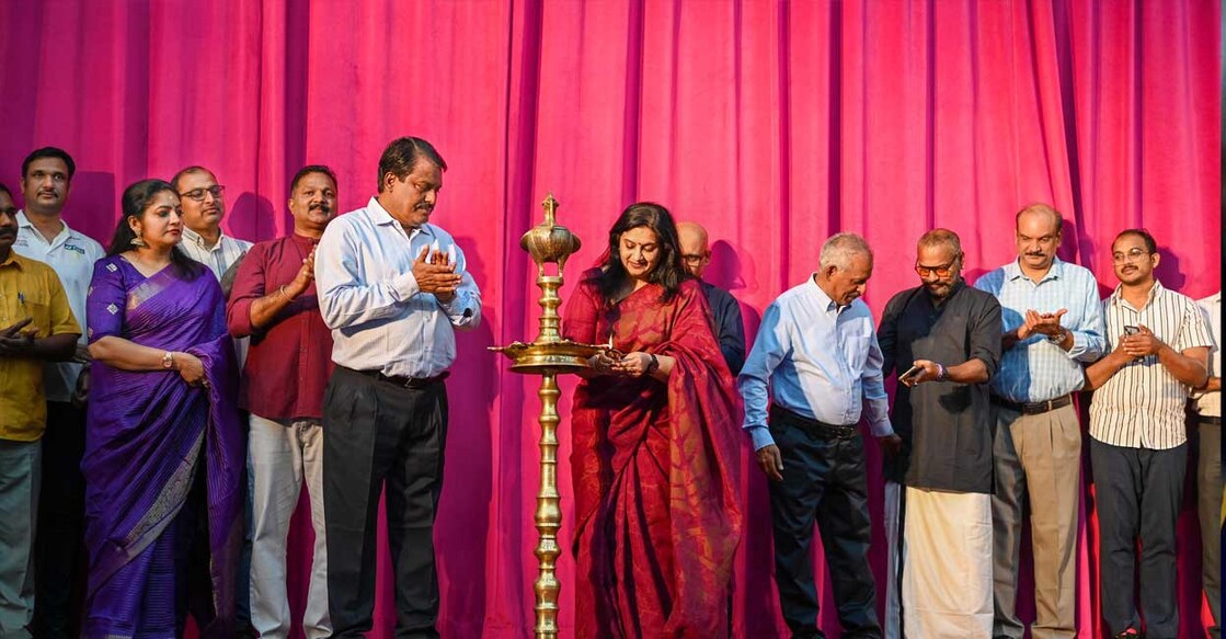 ബഹ്‌റൈൻ കേരളീയ സമാജം നരേന്ദ്രപ്രസാദ് അനുസ്മരണ നാടകോത്സവത്തിന് തുടക്കം | Bahrain Keraleeya ...