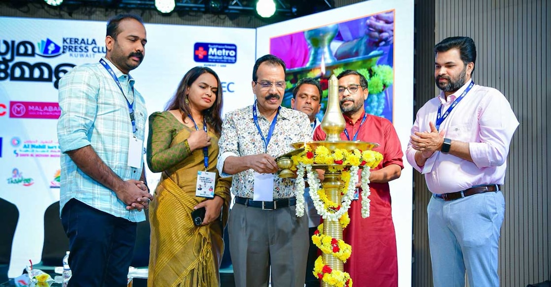 ശക്തരായ നേതാക്കൾ പോലും സ്വന്തം പക്ഷത്തുള്ള മാധ്യമങ്ങളെ മാത്രമാണ് ...