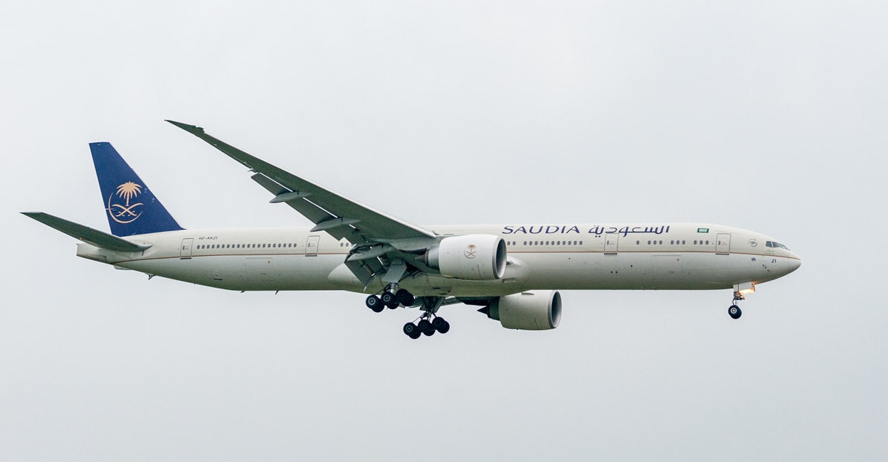 ജിദ്ദ ലഖ്നൗ വിമാനം ലാൻഡ് ചെയ്യുന്നതിനിടെ തീയും പുകയും യാത്രക്കാ ...