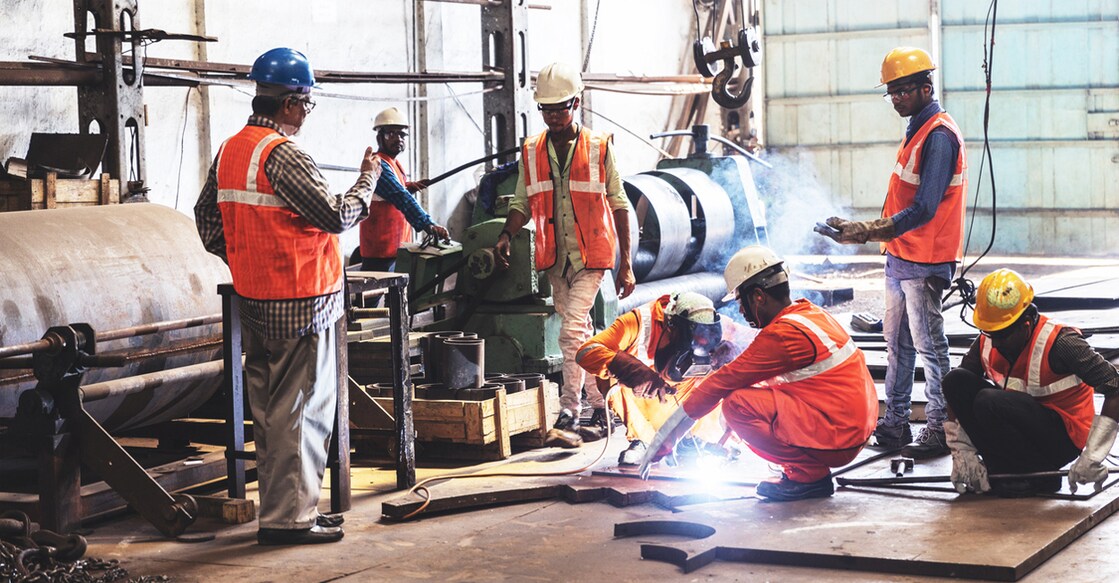 പ്രവാസികളുടെ ശ്രദ്ധയ്ക്ക് സൗദി തൊഴിൽ മേഖലയിൽ അടിമുടി മാറ്റം വർക്ക് പെ ...