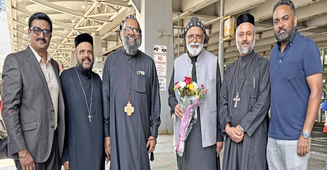 ഡോ തോമസ് മാർ അത്തനാസിയോസ് മെത്രാപ്പൊലീത്തയെ കെന്നഡി വിമാനത്താവളത്തി ...