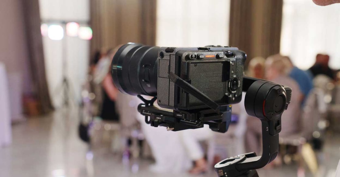 ആർഭാട വിവാഹത്തിൽ ഫൊട്ടോഗ്രഫർക്ക് ഭക്ഷണമില്ല; ക്യാമറ വലിച്ചെറിഞ്ഞ് ...