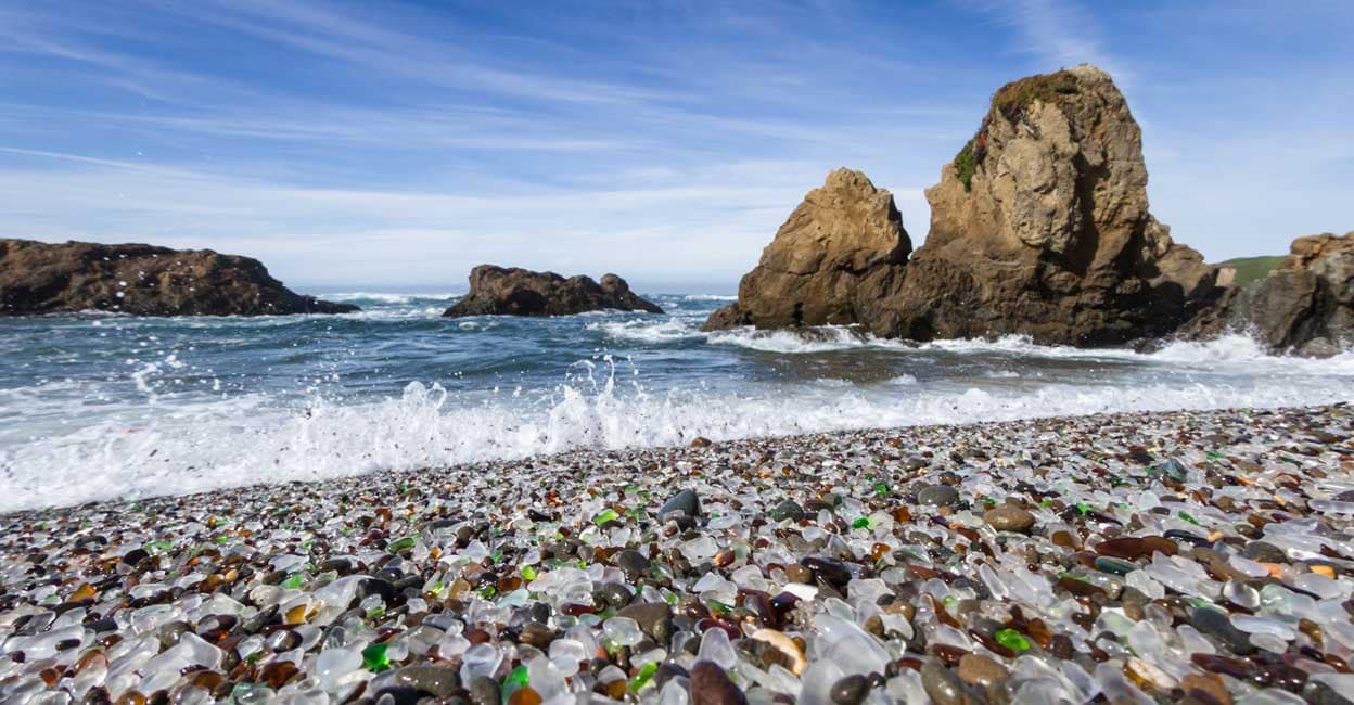 ബീച്ചുകളിൽ കാണപ്പെടുന്ന സ്ഫടികക്കല്ലുകൾ- Sea Glass | Glass Beach ...