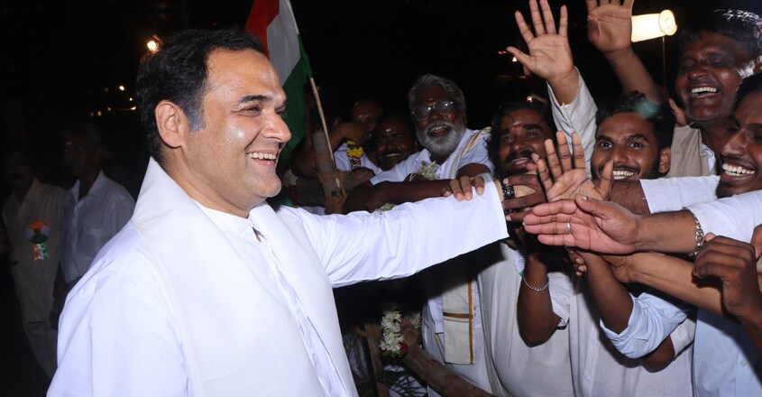 ഇതാണ് വേഷമെന്ന് അറിഞ്ഞപ്പോള്‍ ശരിക്കും ഭയന്നു, ധനുവാകാൻ എടുത്ത ...
