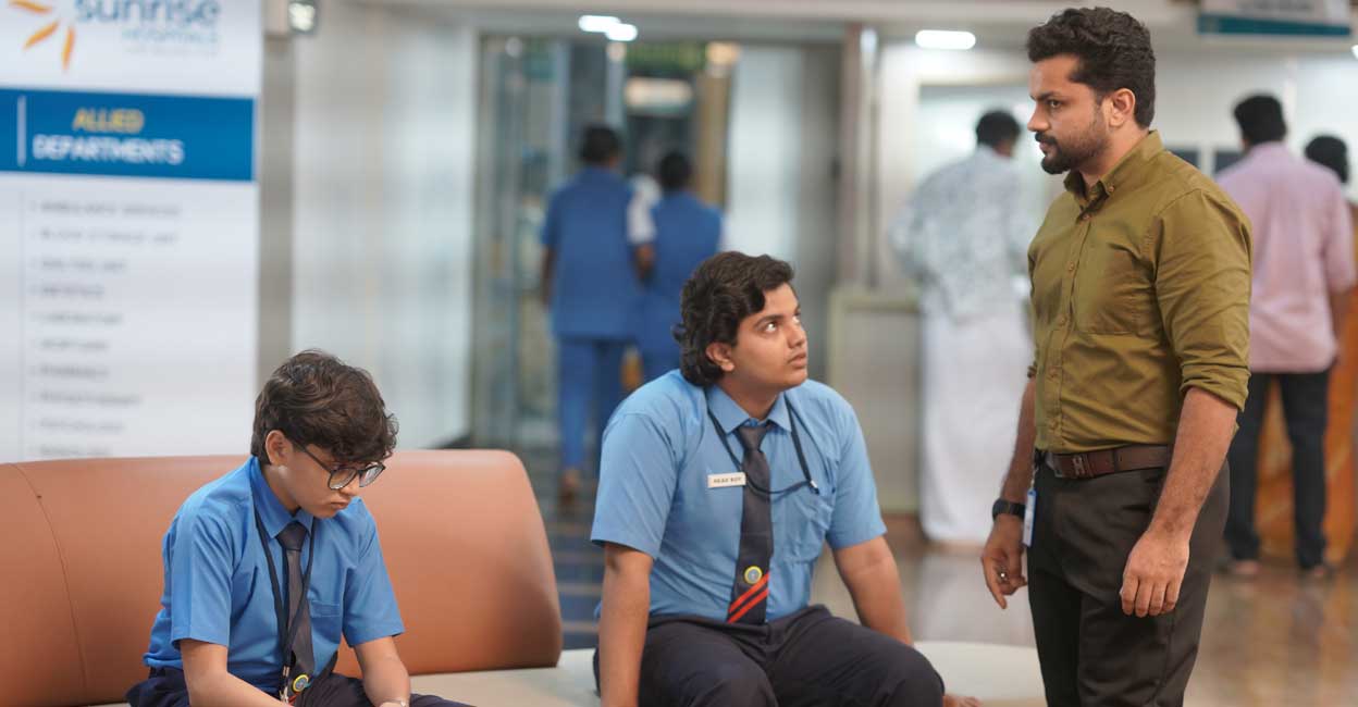 ഡെലൂലുവിന്റെ കുഞ്ഞനിയൻ, മധു വാരിയരുടെ ‘ഭാര്യയും മകനും’; ഇവർ മൂന്നും ഒരേ ...