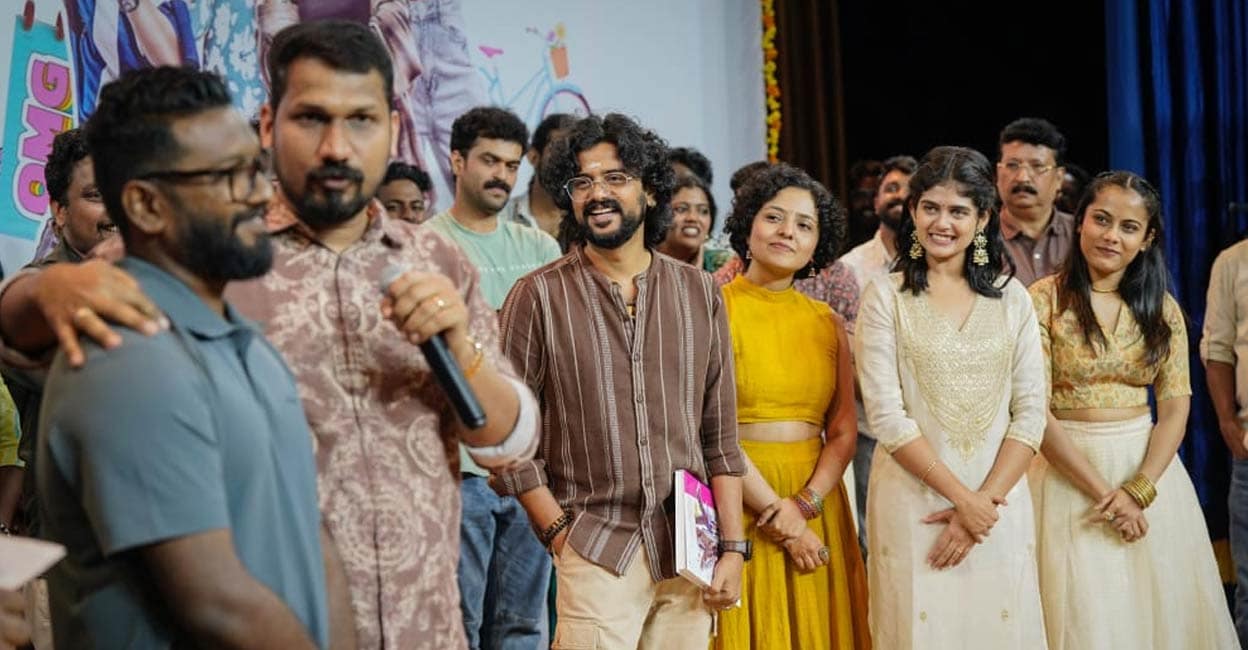 മാജിക് ഫ്രെയിംസിനോടൊപ്പം ഒരുകൂട്ടം പുതുമുഖങ്ങൾ അണിനിരക്കുന്ന ‘മെറി ...
