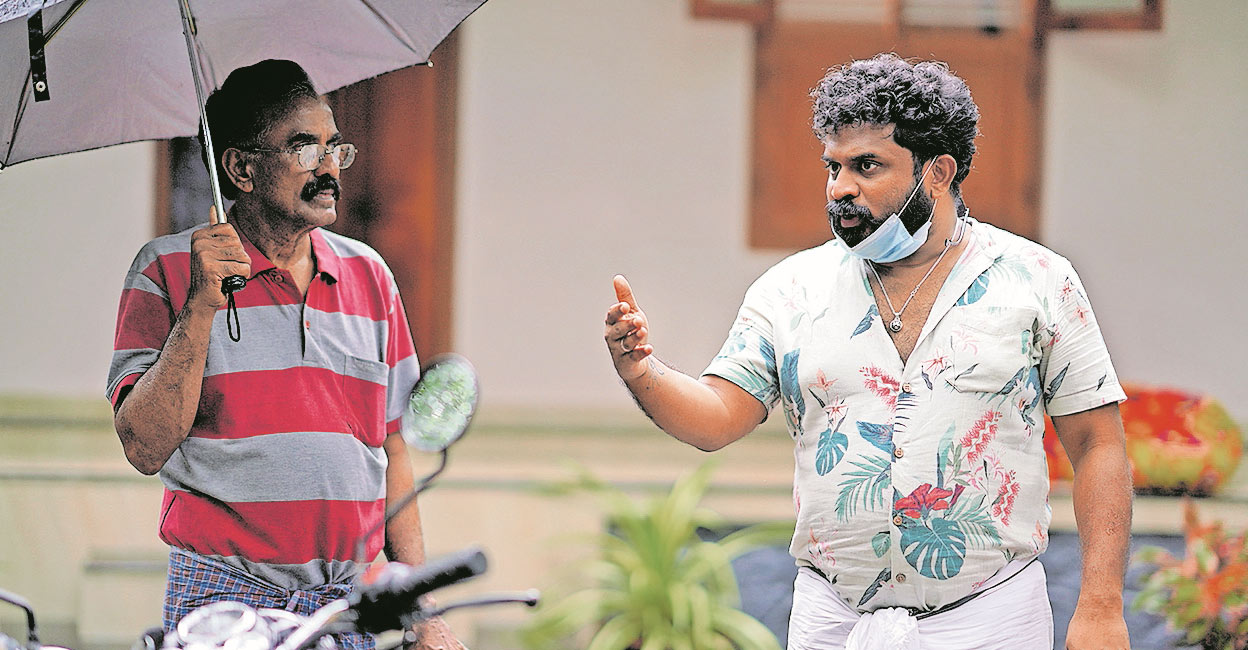 അന്ന് അച്ഛനോട് ആ സംവിധായകൻ അലറി വിളിച്ചു, അങ്ങനെയാകാം തരുൺ സൗമ്യനായത് ...