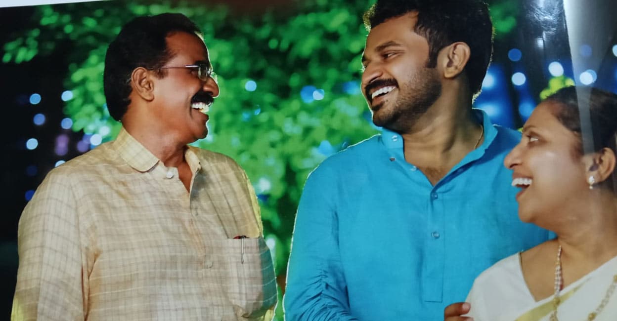 അന്ന് അച്ഛനോട് ആ സംവിധായകൻ അലറി വിളിച്ചു, അങ്ങനെയാകാം തരുൺ സൗമ്യനായത്; ഈ 'കെമിസ്ട്രി' തുടരും ...