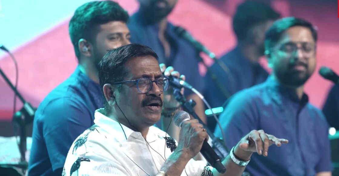 ‘കണ്ണും മനസ്സും നിറഞ്ഞു’; നന്ദഗോവിന്ദം ഭജൻസിനൊപ്പം ‘പ്രണതോസ്മി’ പാടി ...