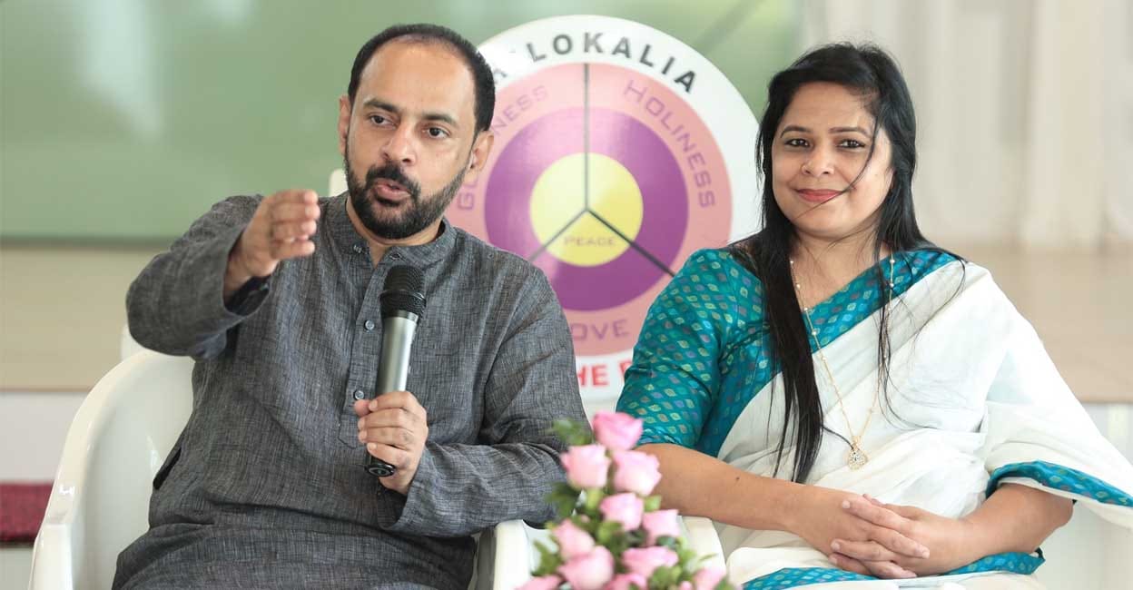 ‘ഭർത്താവുമായുള്ളത് കുടുംബ പ്രശ്നമല്ല, പ്രഫഷനൽ പ്രശ്നമാണ്, കൂടെക്കൂടിയവ ...