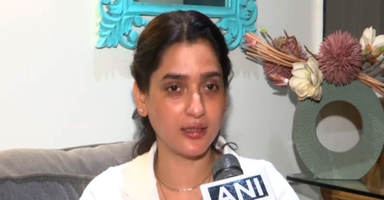 പീഡിപ്പിച്ചു, സ്വത്ത് തട്ടി: മോദി ഇടപെടണമെന്ന് ഹാജി മസ്താന്റെ മക ...