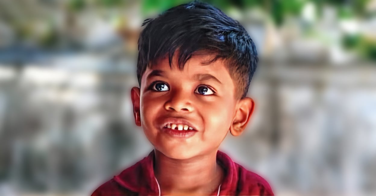 കളിപാട്ടത്തിൽ ചവിട്ടി പിതാവ് വീണു; കൈയ്യിലുണ്ടായിരുന്ന 4 വയസ്സുകാരന് ...