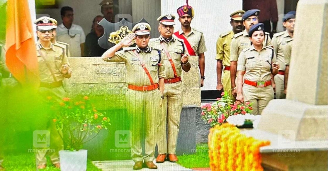 റാവാഡ എ.ചന്ദ്രശേഖർ പൊലീസ് മേധാവിയായി സ്ഥാനമേറ്റു, ആദ്യപരിപാടി കണ്ണൂരി ...