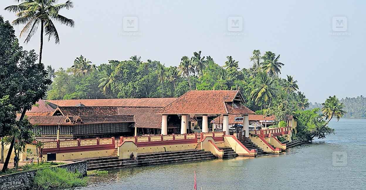 തൃപ്രയാർ ശ്രീരാമനെ തൊഴുതു തുടങ്ങി നാലമ്പല ദർശനം: ക്ഷേത്രങ്ങൾ ഒരുങ്ങി ...