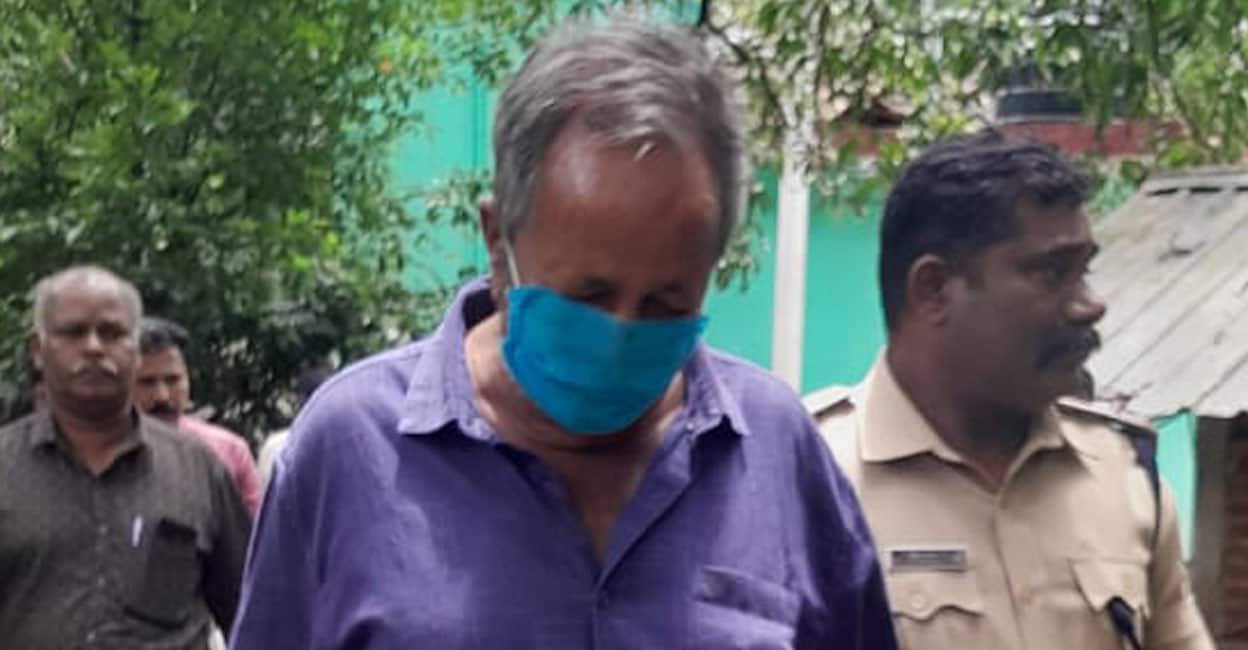 ബിന്ദുവിനെ കൊന്ന് കഷണങ്ങളാക്കി, പഴകിയ എല്ലുകൾ കത്തിച്ചു ...