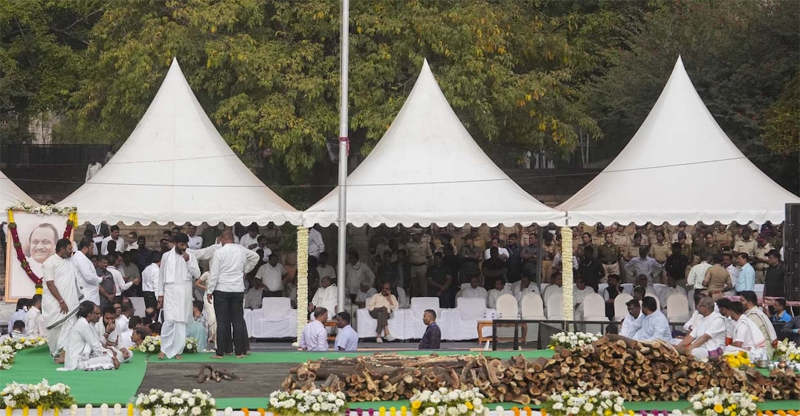 അജിത് പവാറിന് അന്ത്യാഞ്ജലി അർപ്പിച്ച് പ്രമുഖർ- Ajit Pawar Funeral ...