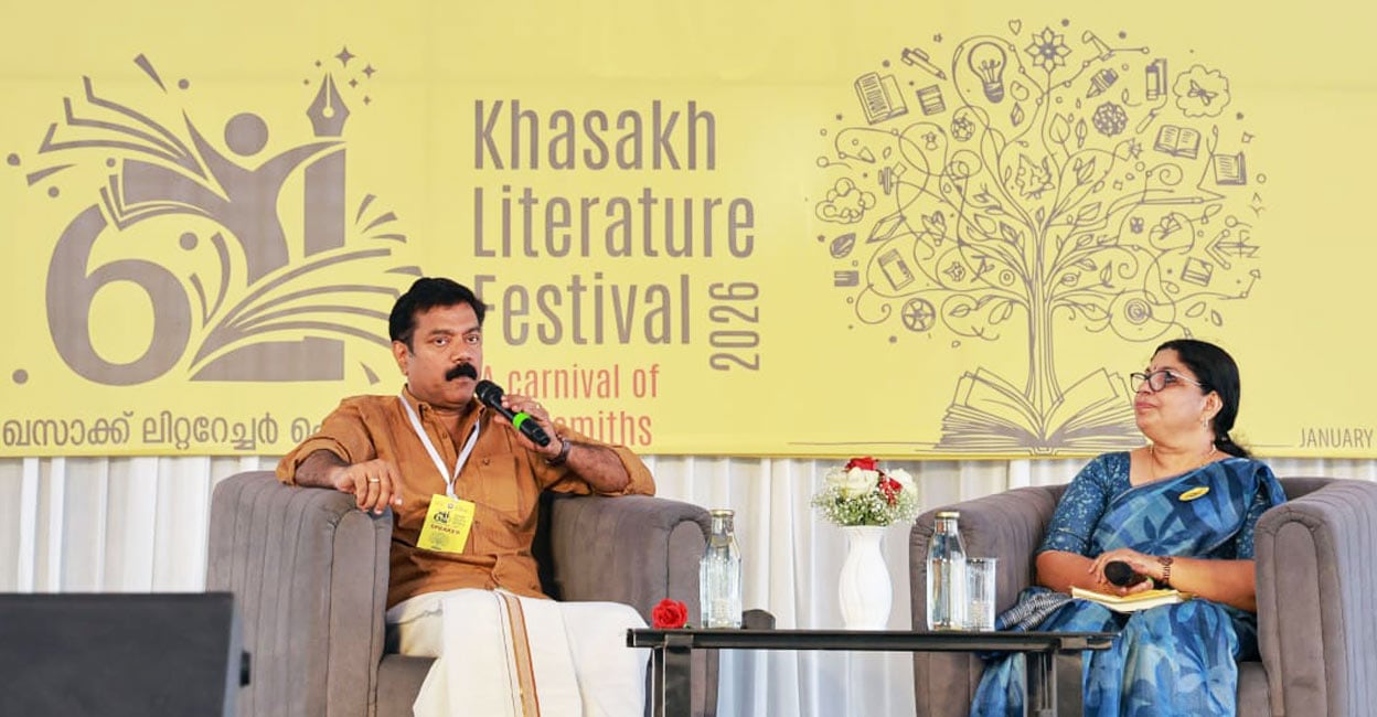 ‘മുഖ്യമന്ത്രിയുടെ അരാഷ്ട്രീയ പരാമർശങ്ങളെപ്പോലും ചോദ്യം ചെയ്യാൻ ഇടതുപക്ഷ ...