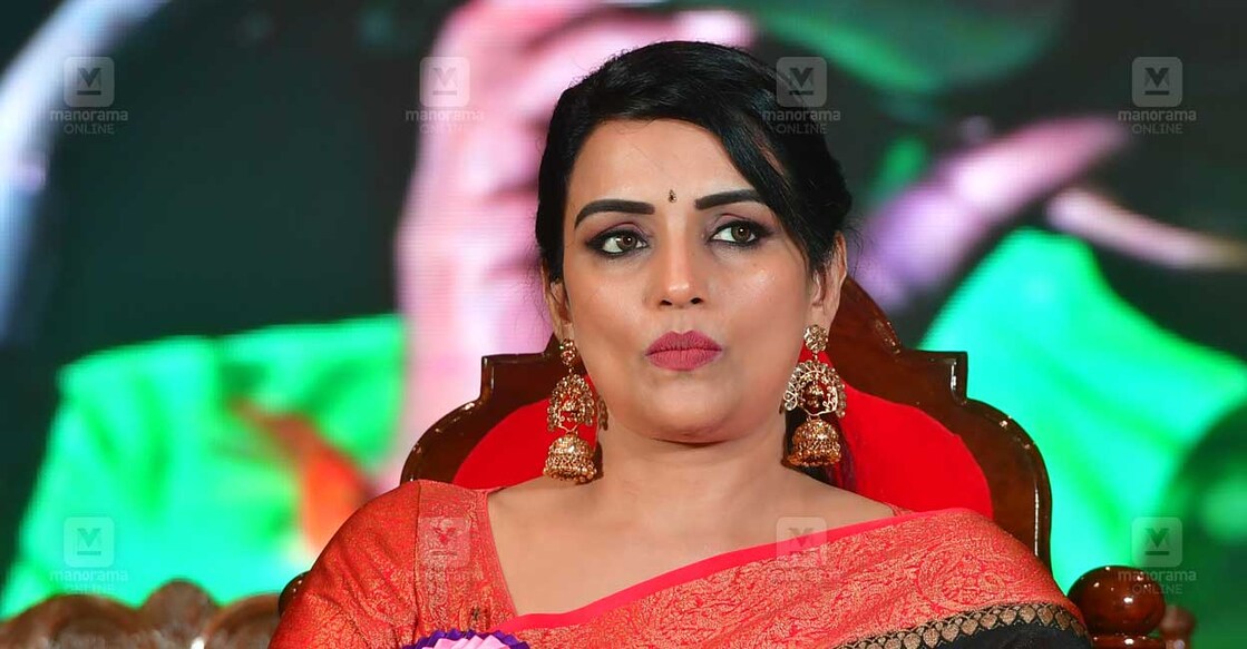 അശ്ലീല ചിത്രങ്ങളില്‍ അഭിനയിച്ച് പണം സമ്പാദിച്ചെന്ന പരാതി; ശ്വേത ...