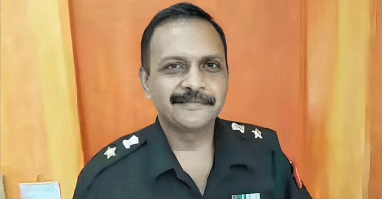 മാലെഗാവ് സ്ഫോടനക്കേസ്: കുറ്റവിമുക്തനാക്കപ്പെട്ട ലഫ്റ്റനന്റ് കേണ ...