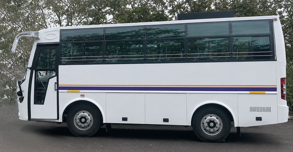 ടൂറിസ്റ്റ് ബസ്സുകൾ ഇനി ‘കളറാകും’; വെള്ള നിറം മാറ്റാൻ ശുപാർശ | മനോരമ ഓ ...