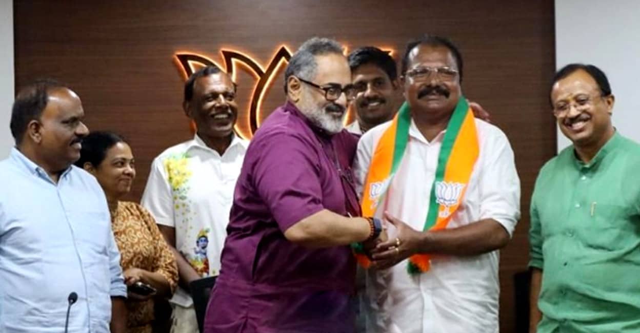 സിപിഎം മുൻ ഏരിയ സെക്രട്ടറി ബിജെപിയിൽ ചേർന്നു - cpm | bjp | Manorama ...
