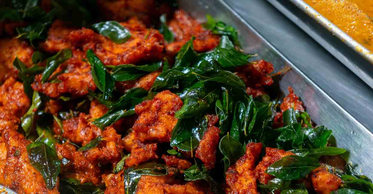 നിങ്ങൾ കറികൾക്കെല്ലാം കറിവേപ്പില ചേർക്കാറുണ്ടോ? ഇക്കാര്യം ശ്രദ്ധിക്കണേ ...