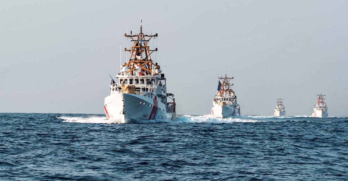 സമാധാന നീക്കങ്ങൾക്ക് തിരിച്ചടി! 2 യുഎസ് യുദ്ധക്കപ്പലുകൾ ഹോർമുസ് ...