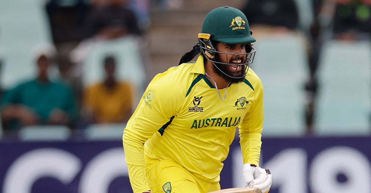 141 പന്തിൽ 314, അടിച്ചുകൂട്ടിയത് 35 സിക്സറുകൾ; 50 ഓവർ ക്രിക്കറ്റിൽ ആദ്യ ...