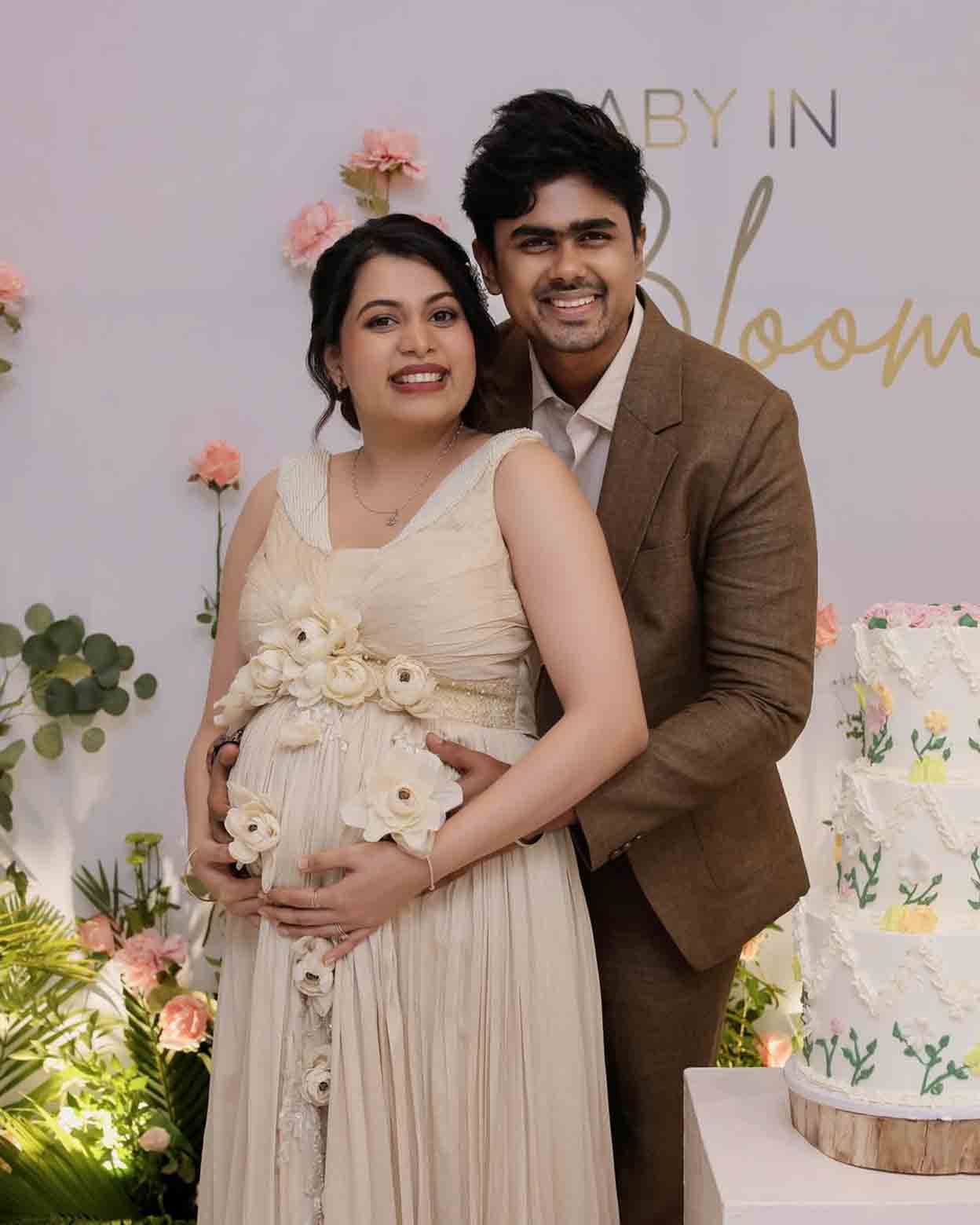 കുഞ്ഞ് വരുന്നതിന് മുൻപുള്ള അവസാന ചടങ്ങ്; ‘ബേബി ഷവറിൽ’ രാജകുമാരിയെ പോലെ തിളങ്ങി ദിയ | Diya ...