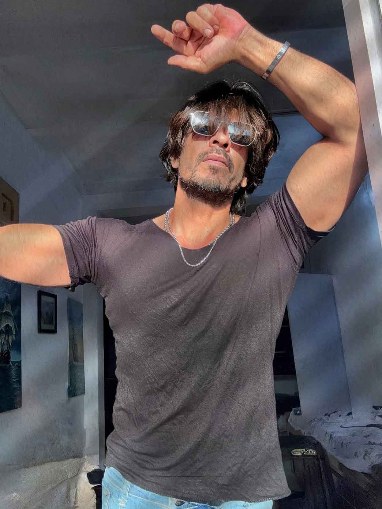 രണ്ടു നേരം ഭക്ഷണം കഴിക്കാൻ ബുദ്ധിമുട്ടി, ഇന്ന് നേടുന്നത് 5 ലക്ഷം വരെ; ഷാരൂഖ് ഖാനോടുള്ള സാമ്യം ...