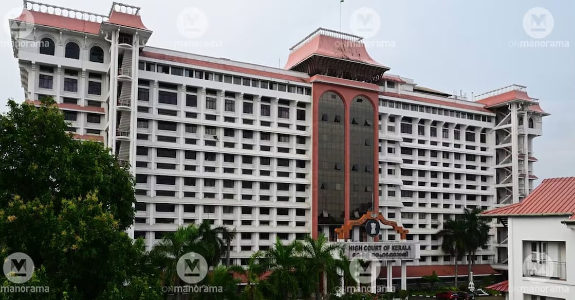 കാടുപിടിച്ച് കിടക്കുന്ന സ്ഥലങ്ങൾ തദ്ദേശസ്ഥാപനങ്ങൾ തെളിക്കണം; സുപ്രധാന ...