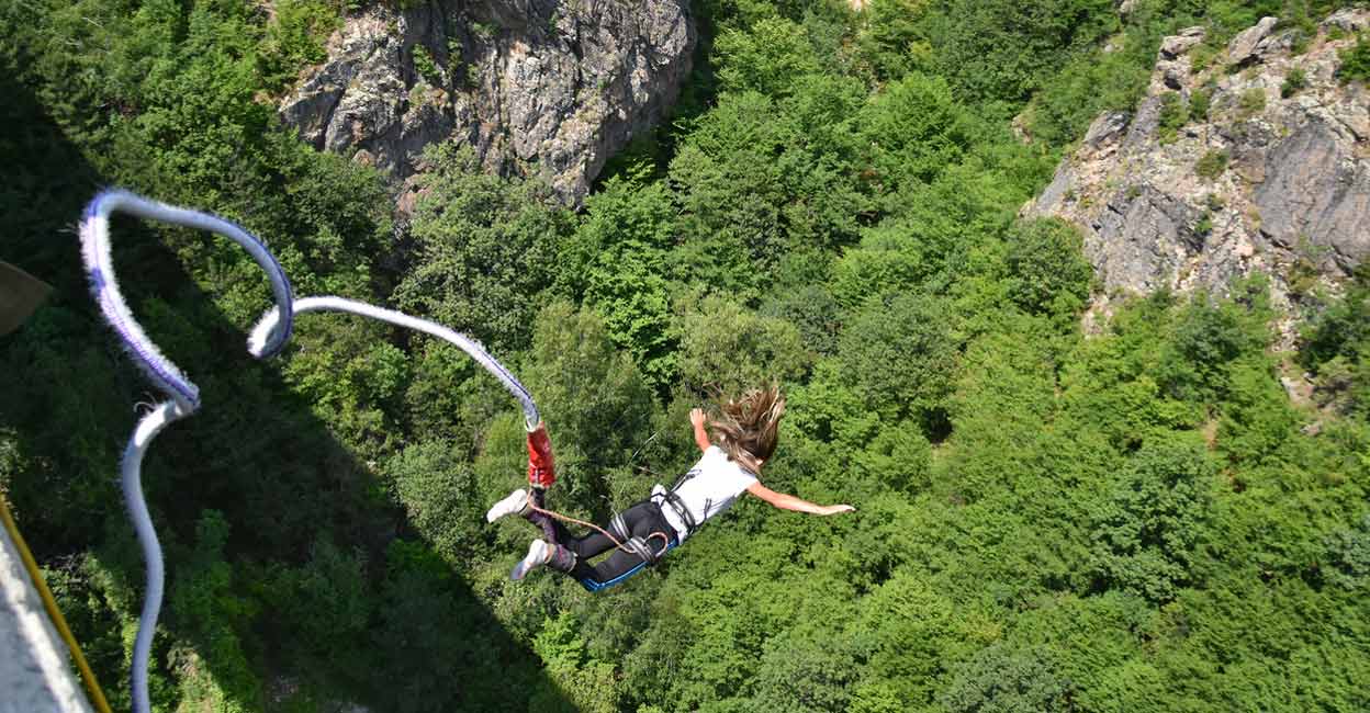വൈറൽ വിഡിയോ - Viral Video: Rishikesh Bungee Jump| Staff Member Inspiring Words | Travel News ...