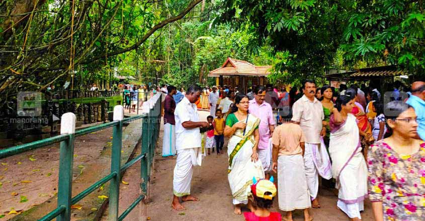 ആചാരപ്പെരുമയിൽ നാഗദൈവങ്ങളുടെ മണ്ണാറശാല | Mannarasala Temple | ജ്യോതിഷം ...
