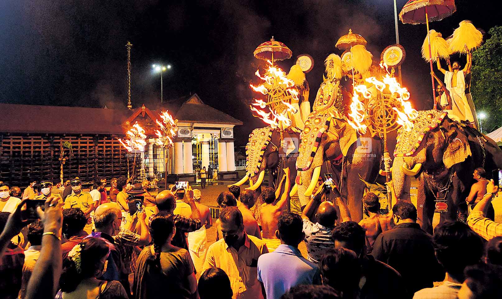 വൈക്കത്തഷ്ടമിയിലെ അപൂർവമായ ദേവസംഗമ ചടങ്ങുകൾ | Vaikathashtami Rituals ...