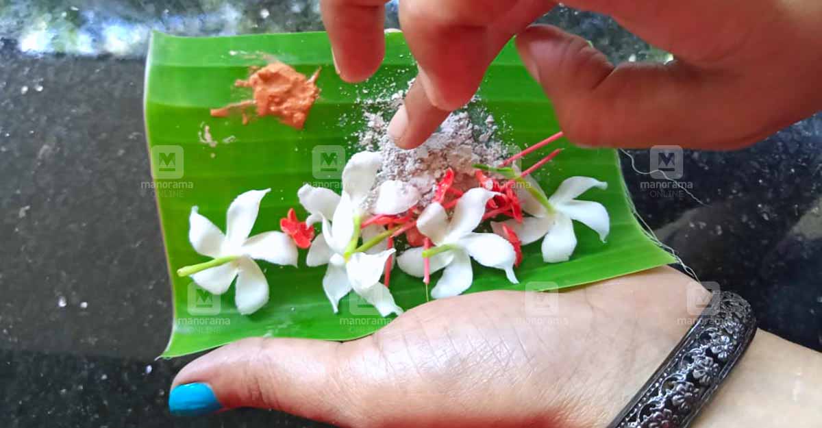 ഭസ്മം ശരീരത്തിന്റെ ഓരോ ഭാഗത്തും ധരിക്കുമ്പോൾ വ്യത്യസ്ത ഫലങ്ങൾ; അറിയാം ...