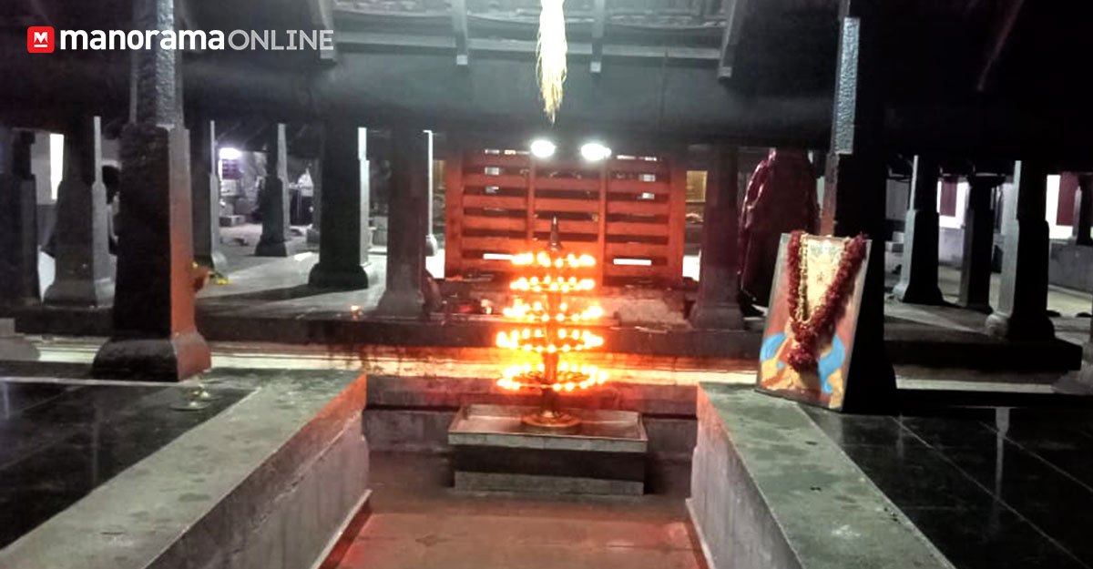 ത്രിസന്ധ്യയിലെ പ്രാർഥനയിൽ ഇരട്ടിഫലം | Aymanam Sree Narasimha Swamy ...