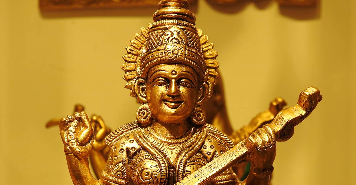 പൂജവയ്പ് എന്ന്? എന്തുകൊണ്ട് രണ്ടഭിപ്രായം? - How to do Pooja Veppu ...