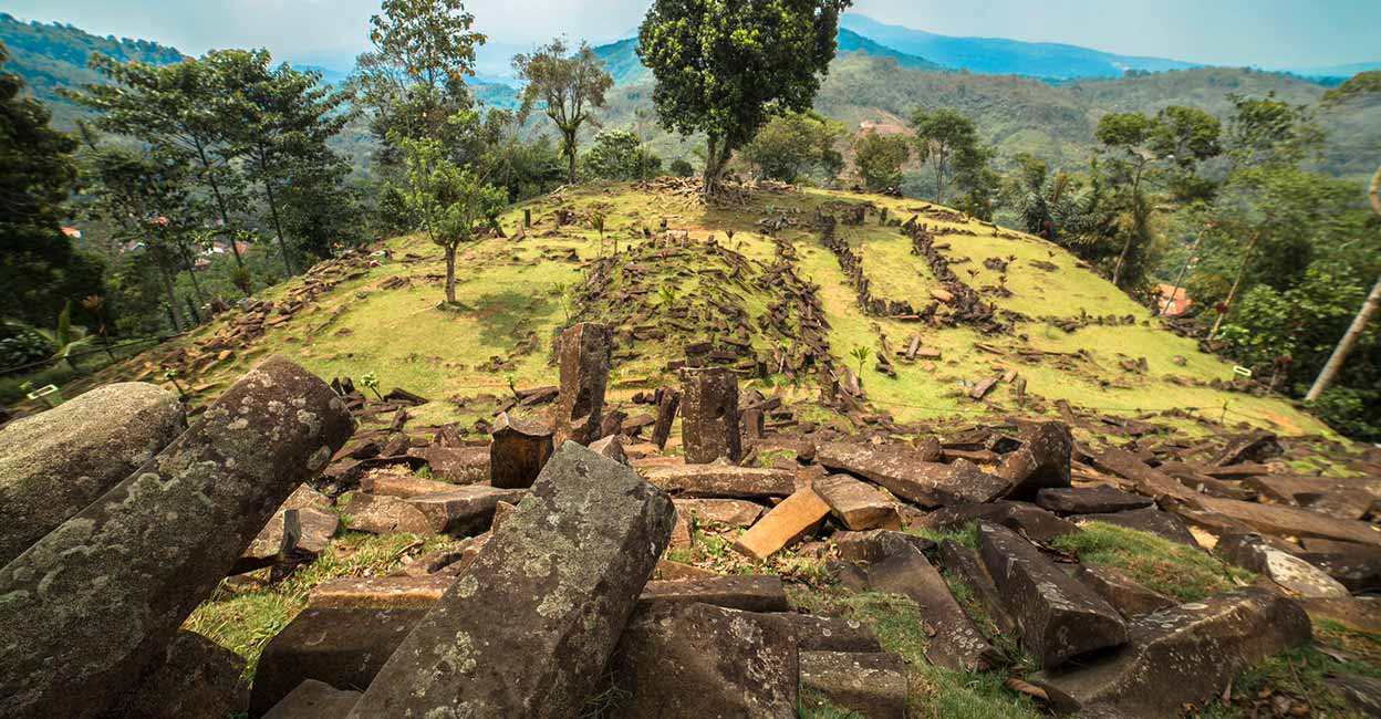 ലോകത്തെ ഏറ്റവും പഴക്കമുള്ള പിരമിഡ്; നിർമിച്ചത് മനുഷ്യരല്ല! – Oldest ...
