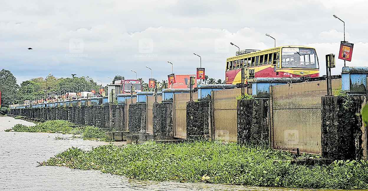 തോട്ടപ്പള്ളിയിൽ പുതിയ 2 പാലങ്ങൾ; സ്പിൽവേയിലൂടെ ‌ഗതാഗതം ഒഴിവാക്കിയേക്കും | t